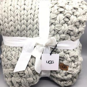 UGG | Bedding | Ugg Averil Thick Chunky Knit Seal Gray Throw Blanket ...